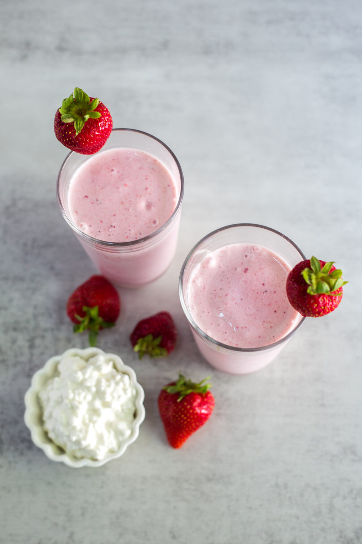 High-Protein Strawberry Cottage Cheese Smoothie