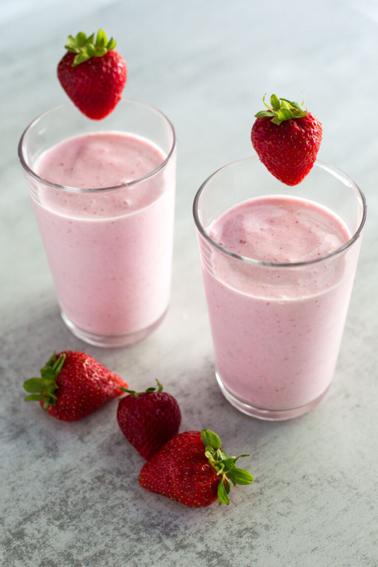 High-Protein Strawberry Cottage Cheese Smoothie
